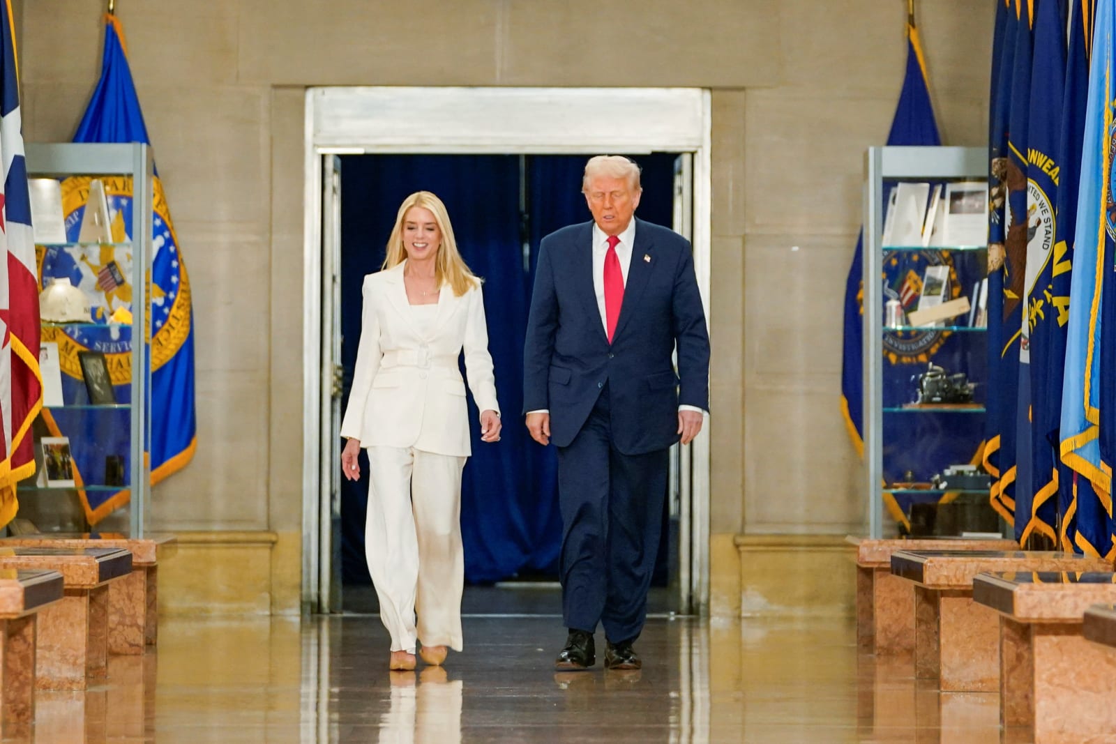 'Trump admin is furious' as 'two judges say two different things': ex ...