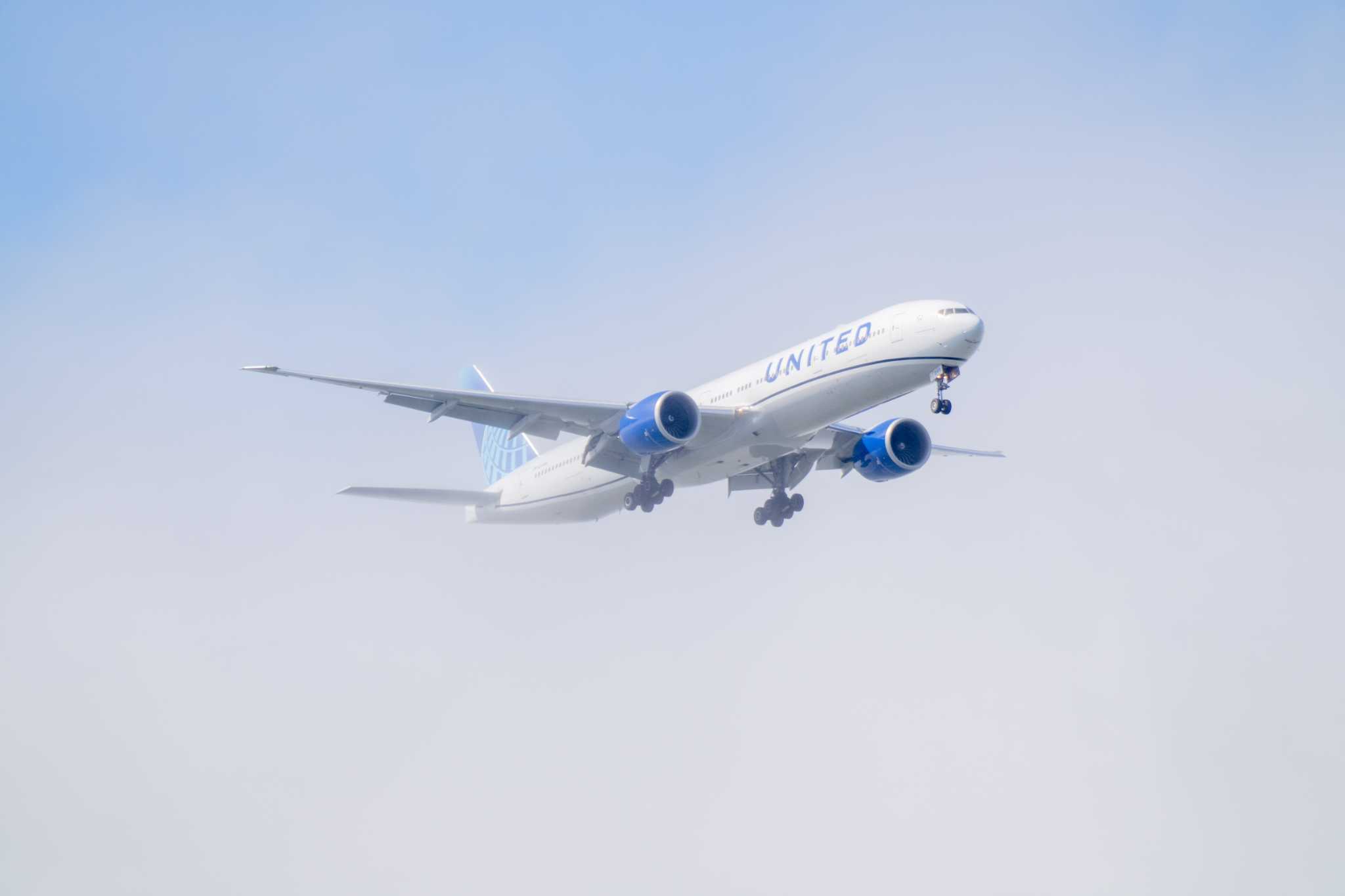 United flight from SFO to Rome diverted to Iceland due to mechanical issue