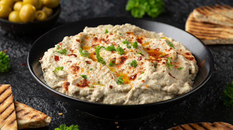 The Low-Carb Vegetable Dip That Can Help You Poop And Lower Cholesterol