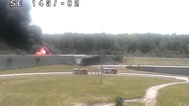 Police: Tanker truck overturns on I-270 in northeast Columbus causing ...