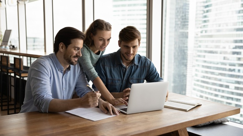 5 Free Alternatives To Microsoft PowerPoint
