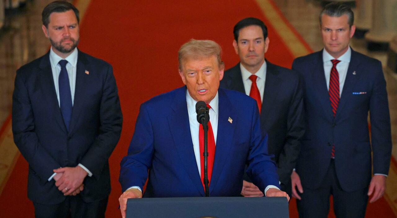 Iran, Donald Trump nella Situation Room durante l'attacco: indossava il ...