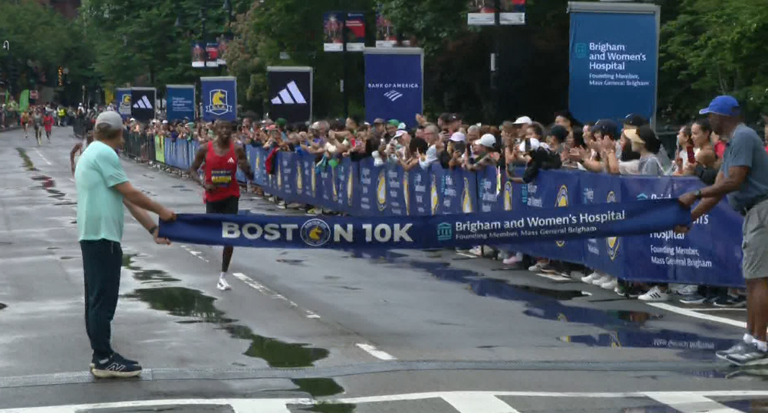 Thousands compete in annual Boston 10K