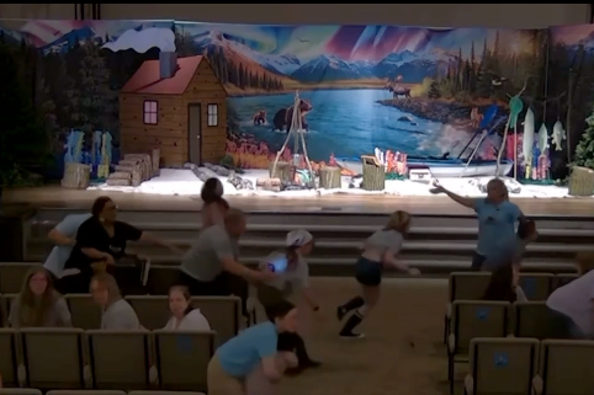 Michigan church shooting: Minister ran over gunman before security ...