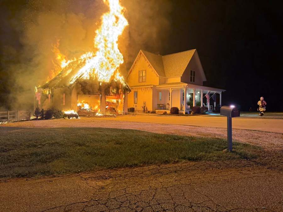 Fire damages garage, house in Spartanburg Co.