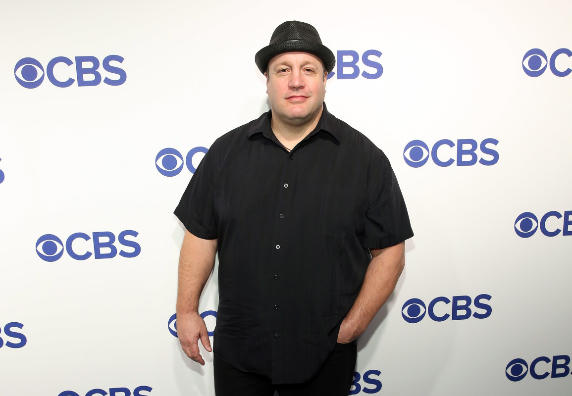 ’90s Sitcom Star, 60, Looks ‘Hot’ During Surprise Jelly Roll Performance