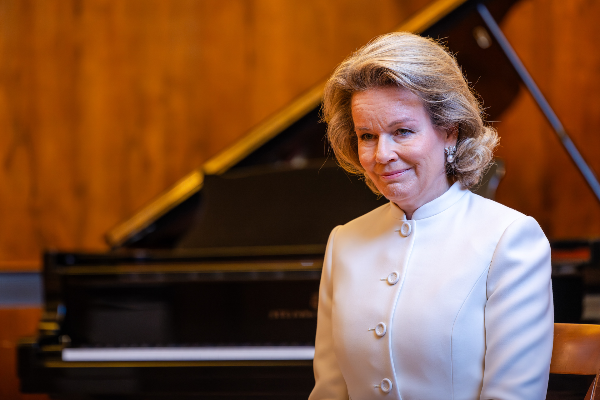 Waarom liep koningin Mathilde op blote voeten?