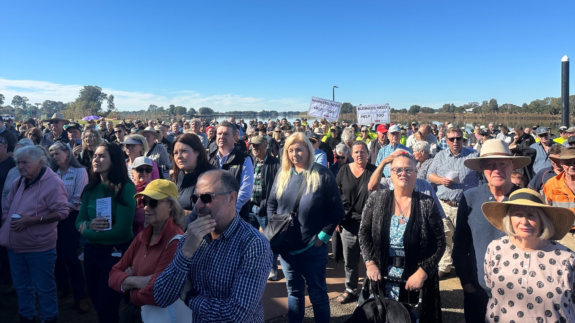 Hundreds rally in Taree to call for $75,000 government grants for flood ...