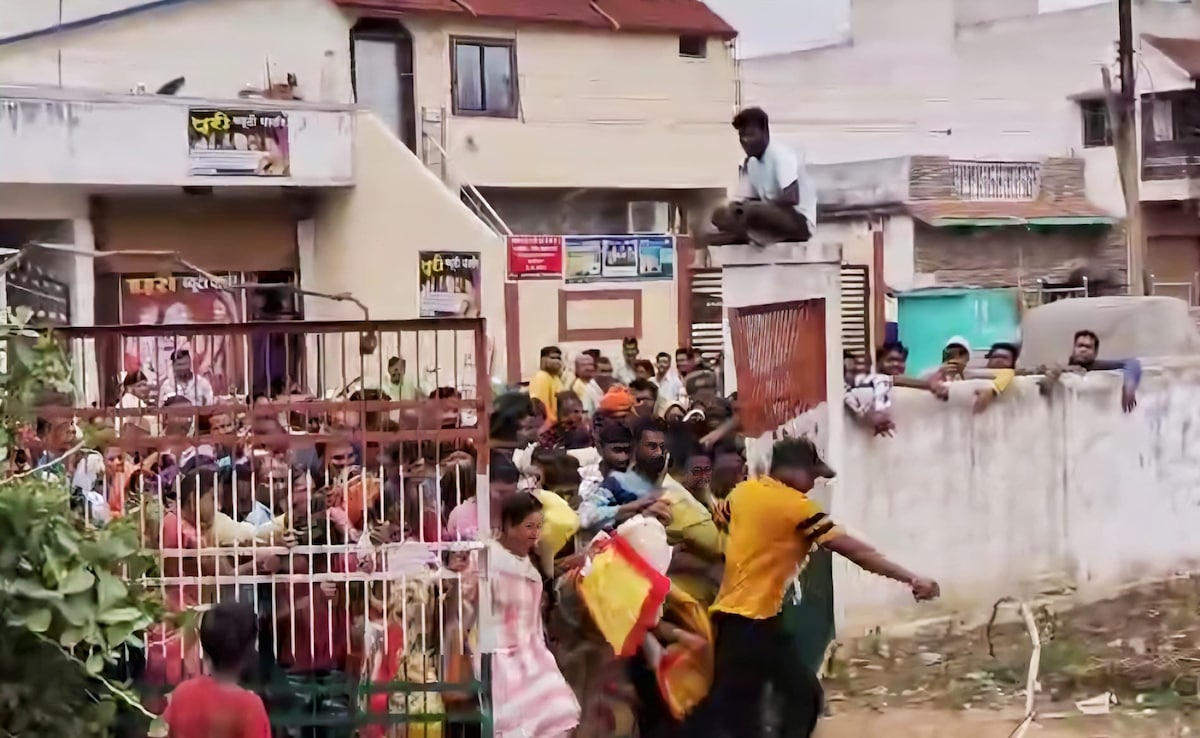 Video: Dozens Break Open Gate, Rush To Get 3-Month Ration In Chhattisgarh
