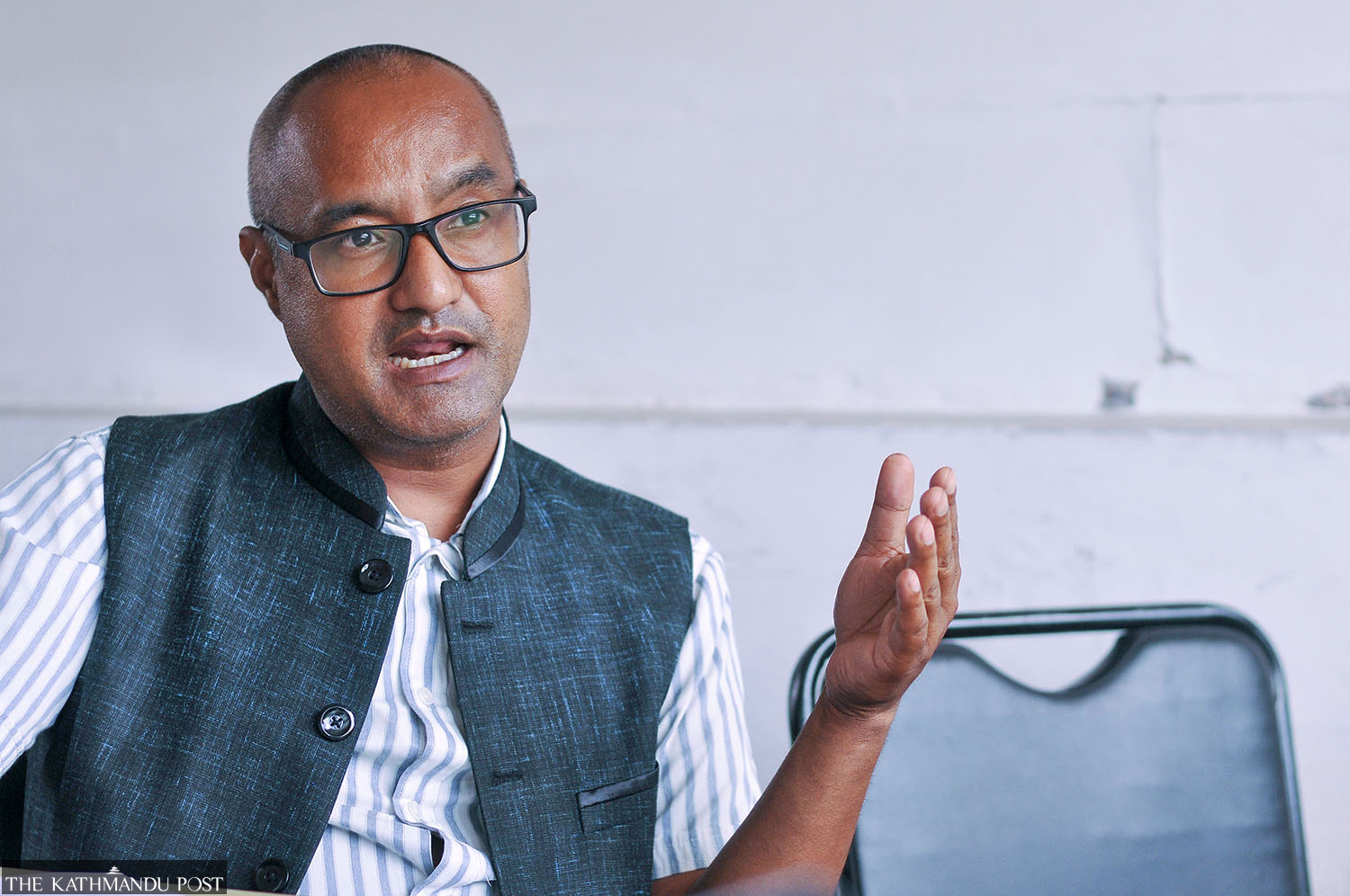 Conflict can both shrink and expand labour demand