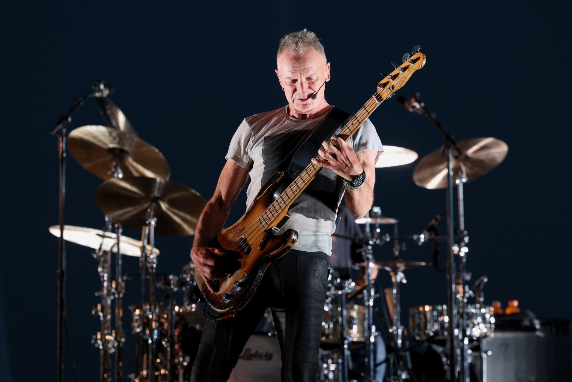 Sting's support act collapses mid-song