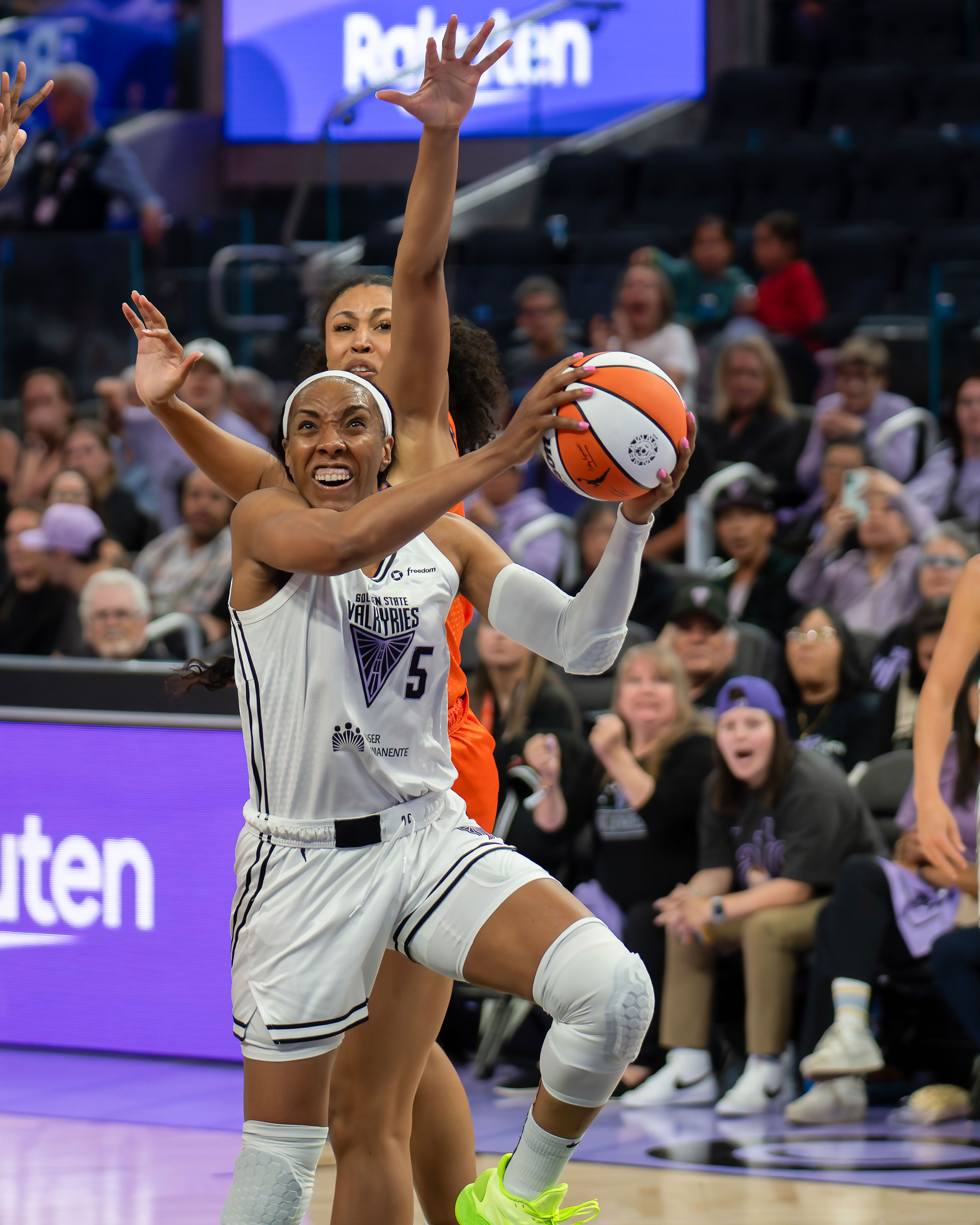Golden State Valkyries scorch Connecticut Sun in WNBA action | Glimpse ...
