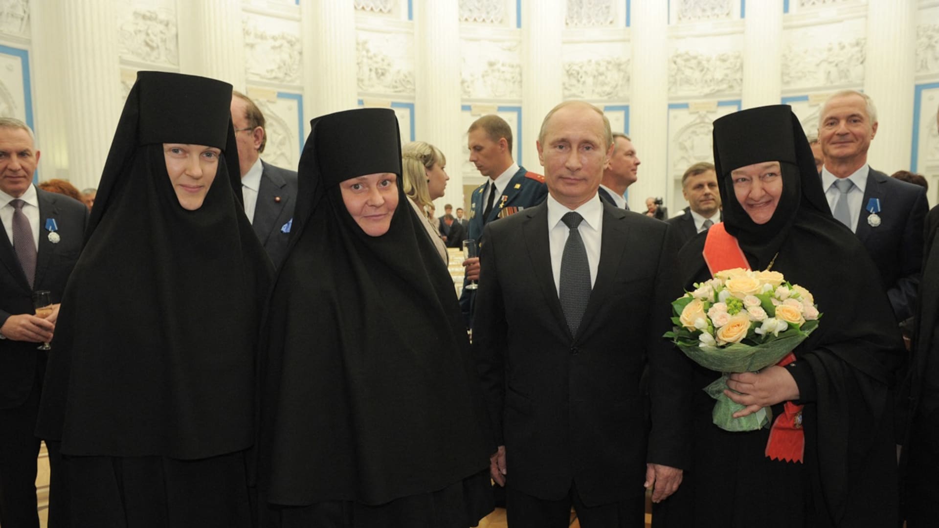 Nonnen unter Verdacht: Estland beschuldigt Russland der Spionage in ...