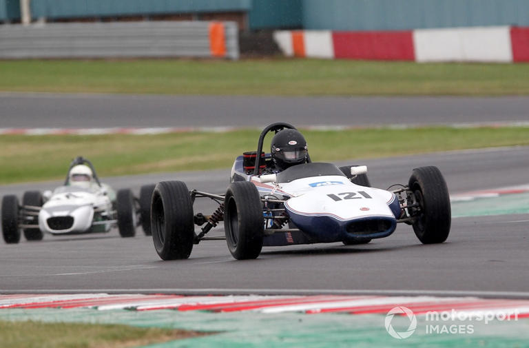 Donington Park HSCC highlights: Rare Caldwell car races as FF1600 ...