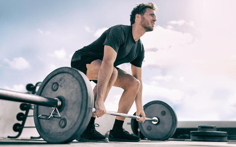 I'm a personal trainer — here's the 10-minute barbell routine I use to ...