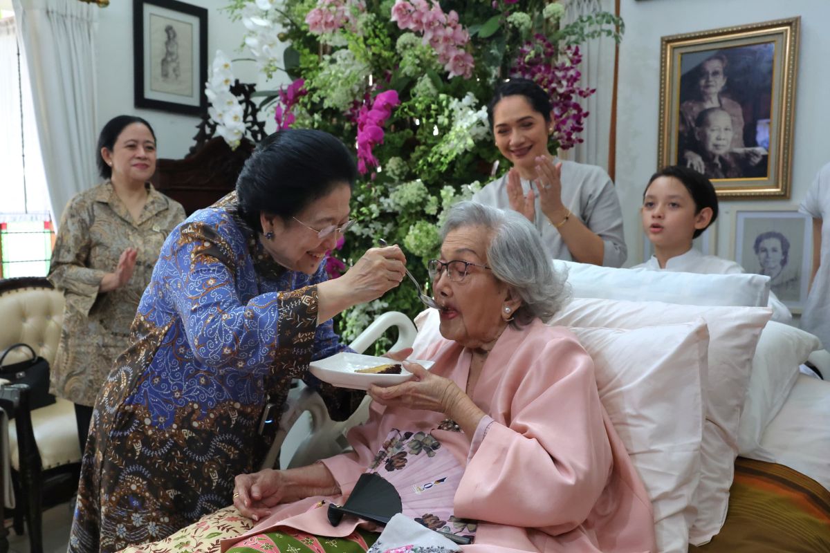 100 Tahun Meri Hoegeng: Warisan Keteladanan Sang Pendamping Jenderal Jujur