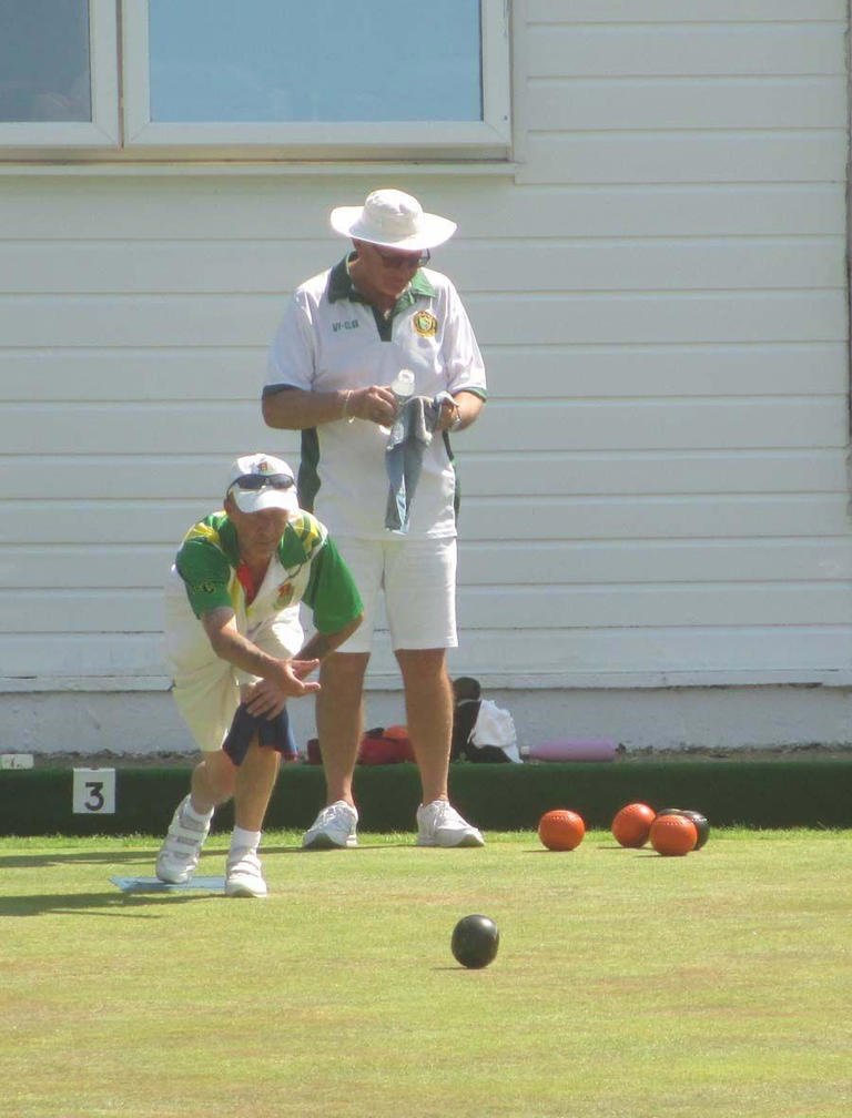 Pulborough host Brownies for an evening on the green
