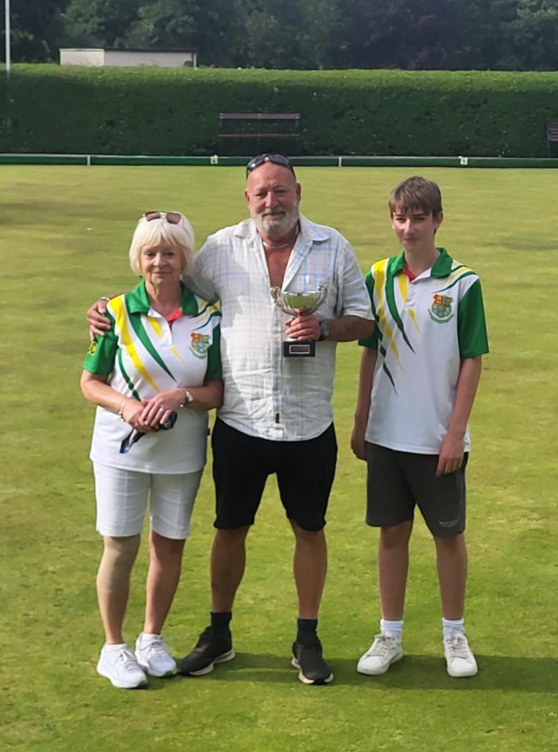 Pulborough host Brownies for an evening on the green