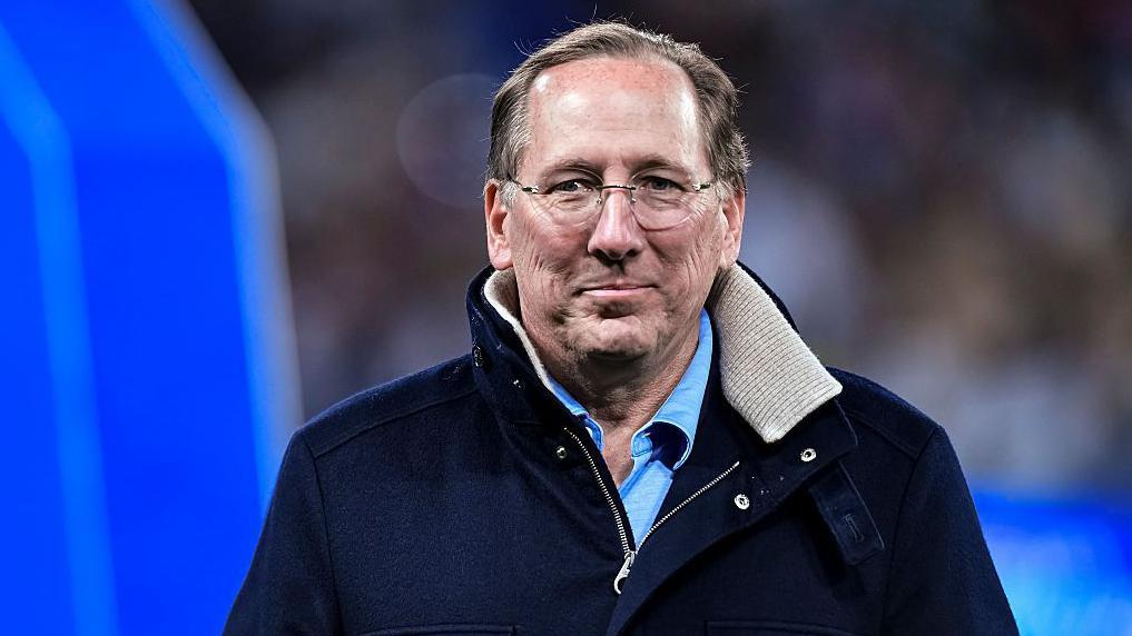 Textor to sell Palace stake to New York Jets owner