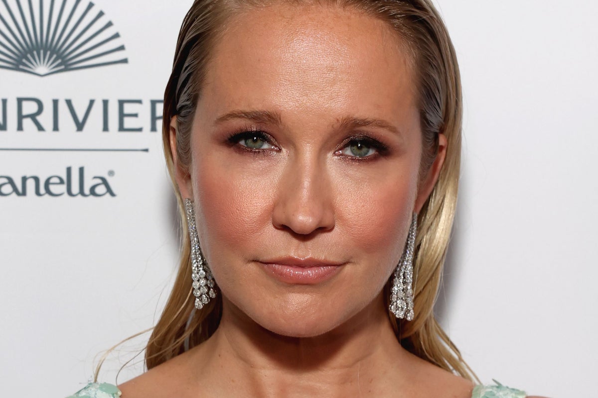 Anna Camp hits out at backlash to 18-year age gap with girlfriend Jade ...