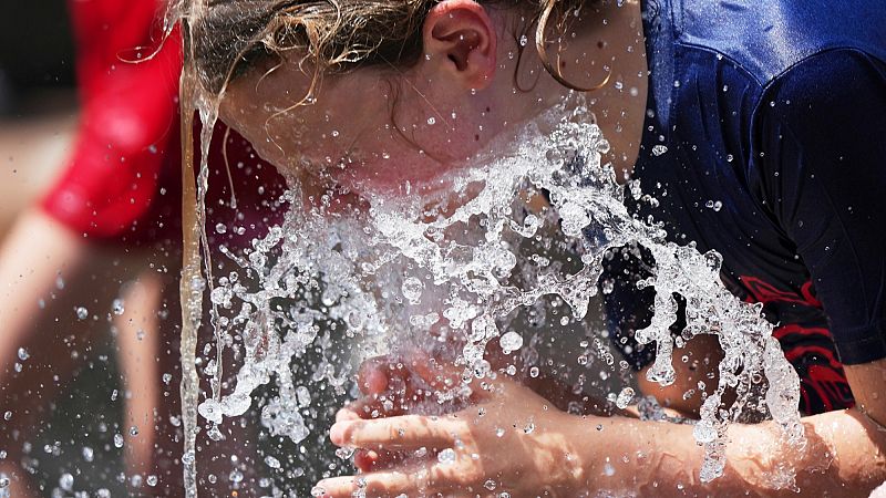 Tens of millions endure sweltering temperatures in the US as rare June ...