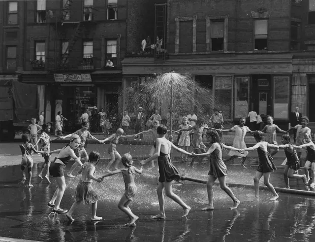 50 Rare Historical Photos of the World in 1946