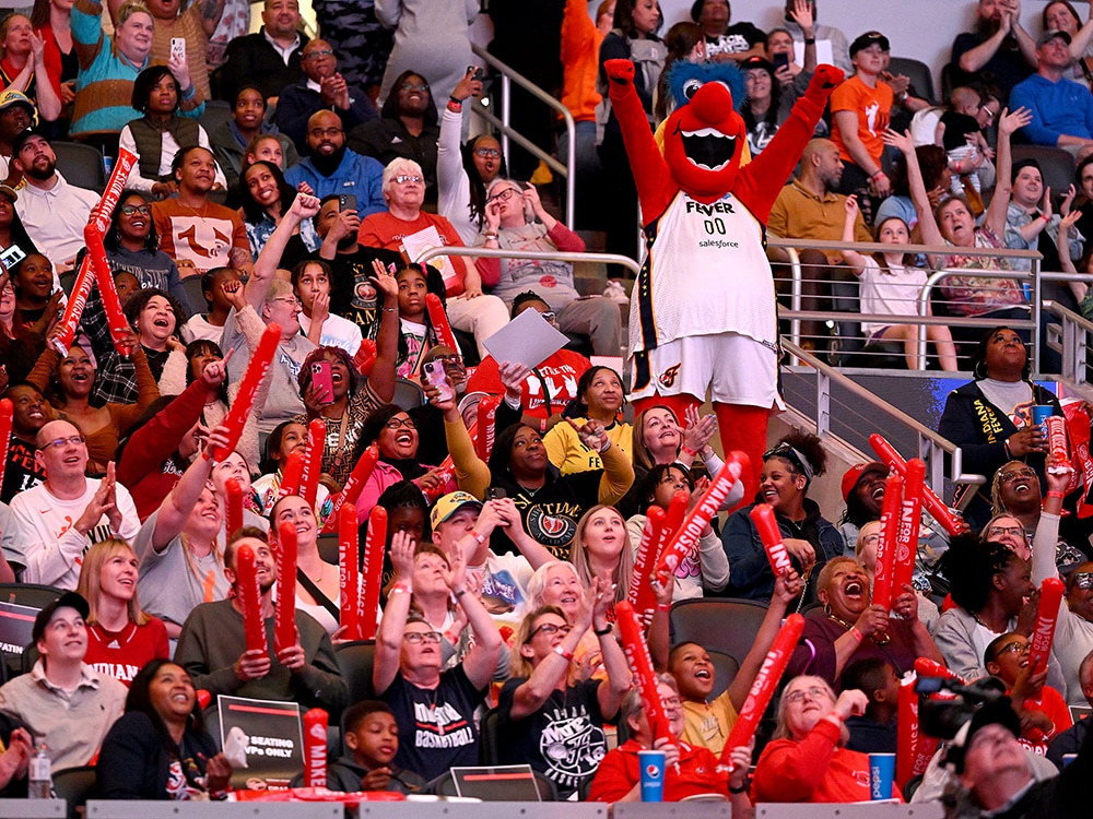 Ranking Top 10 WNBA Fanbases Everyone Loves to Hate