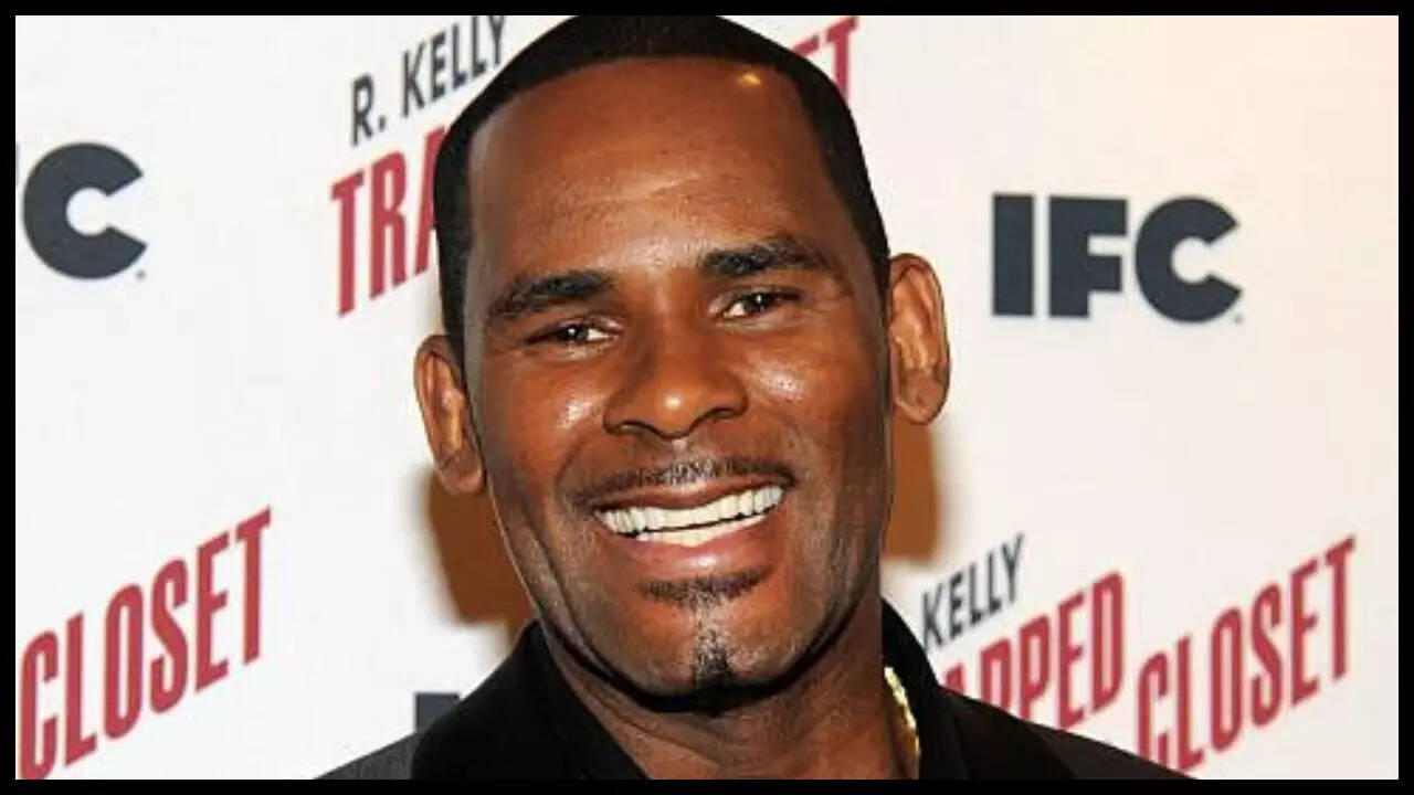 R. Kelly's fiancée denies all the accusations by her parents; claims to ...