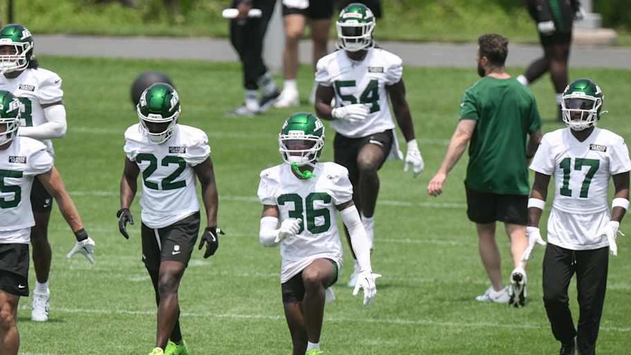 Jets’ top free agent signing already flashing the same red flags at ...