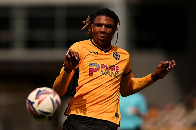 Huddersfield Town exit confirmed as striker leaves after making just 10 ...