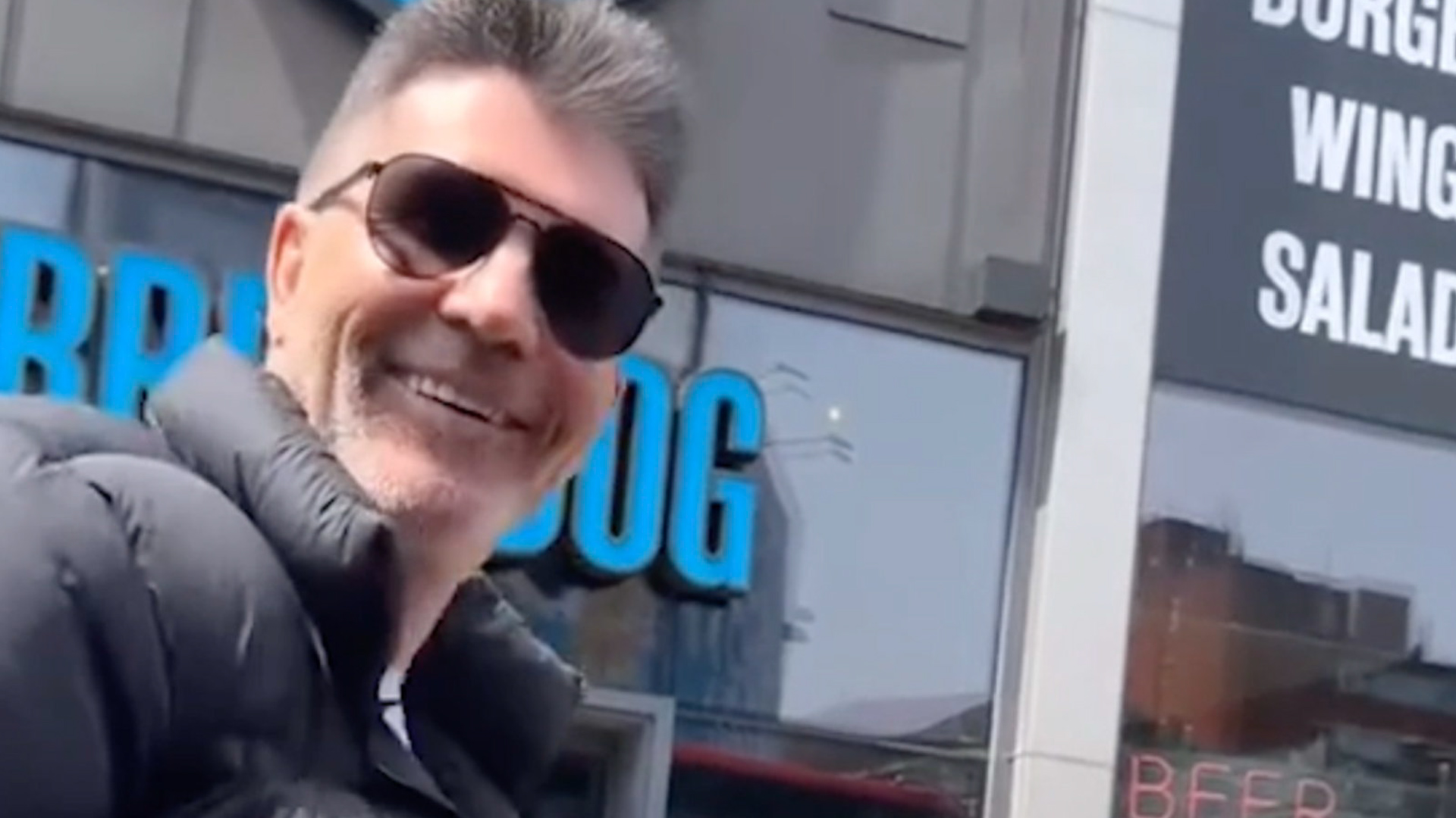 Simon Cowell on e-bike without helmet - despite two previous accidents