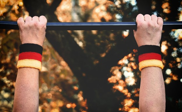 Hang In There: Your Guide to Dead Hangs and Pull-Ups