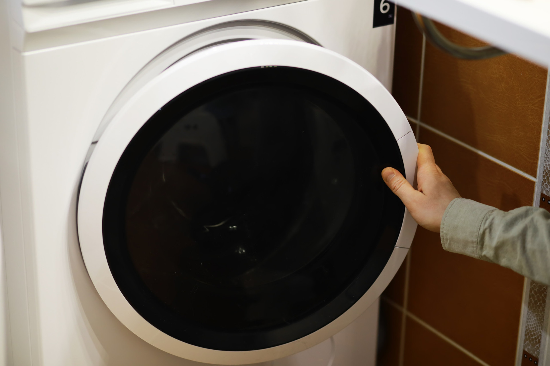 How to clean your washing machine properly, for odor-free clothes every ...