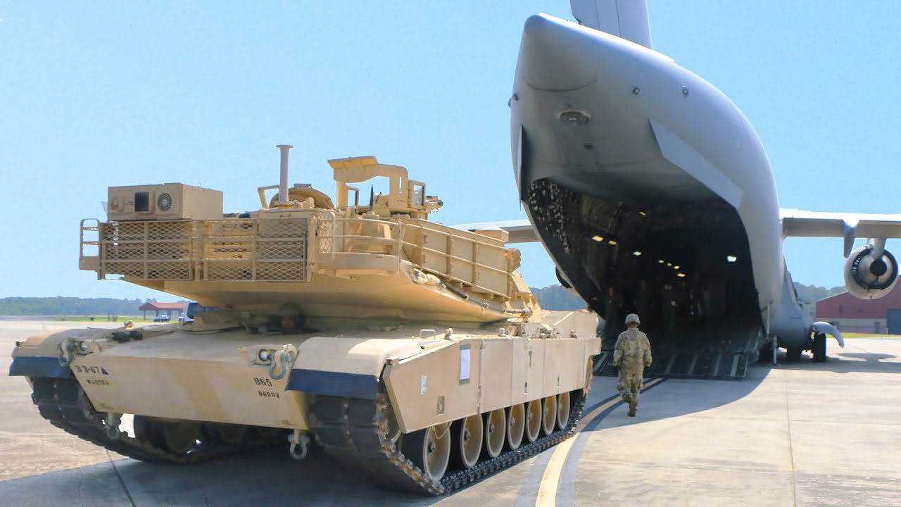 Loading a Massive 60-Ton M1 Abrams Tank Inside the US C-17 Globemaster III