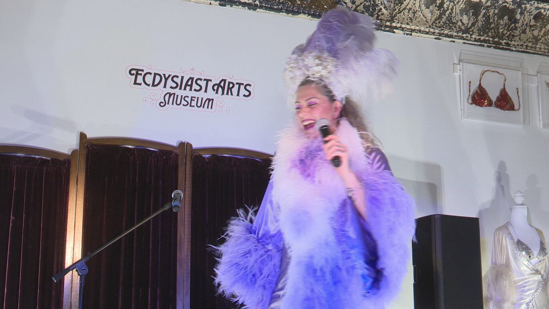 ‘American Pickers’ co-star opens burlesque museum in Davenport