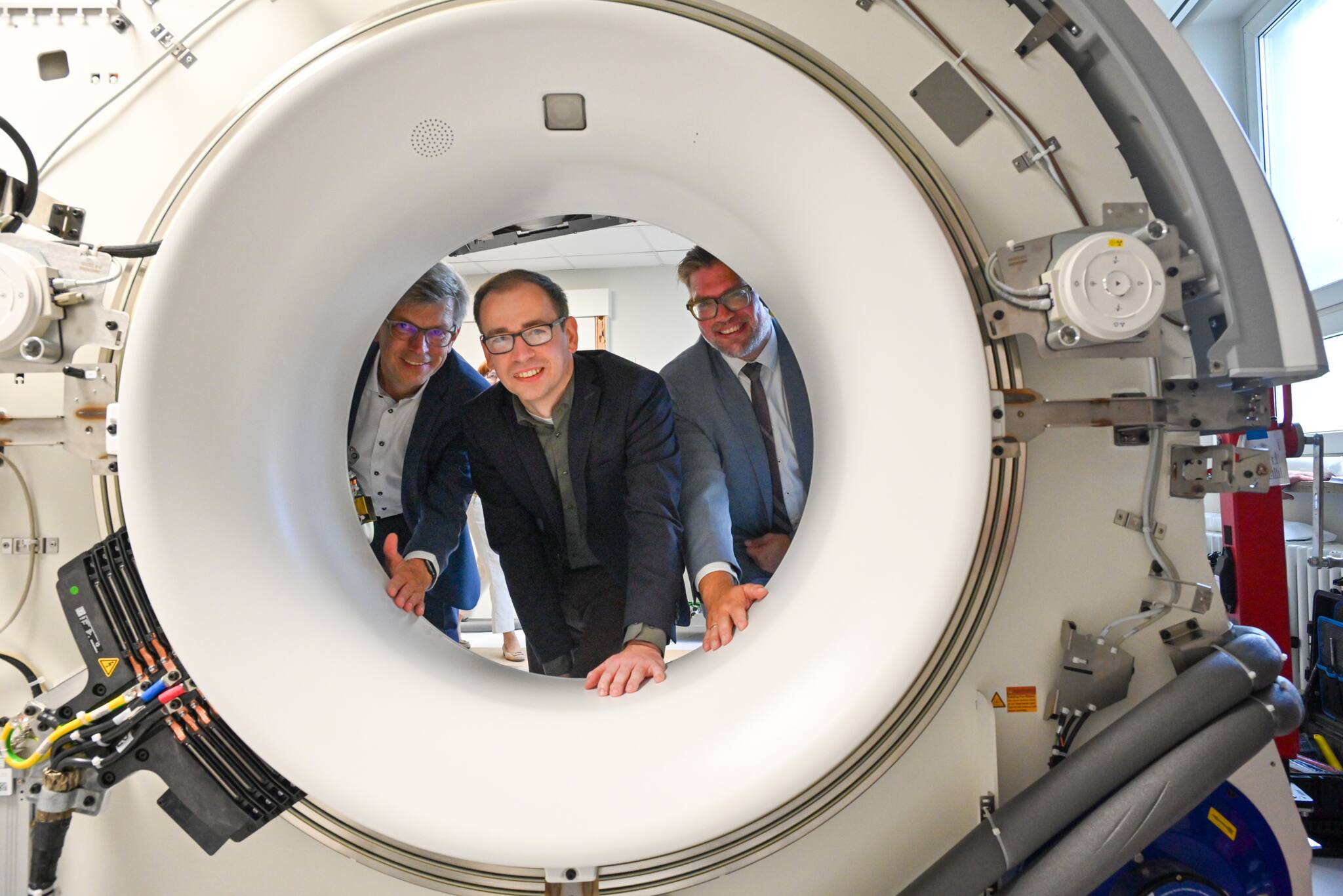 Uniklinikum Dresden: Weltneuheit für Krebstherapie am Oncoray installiert