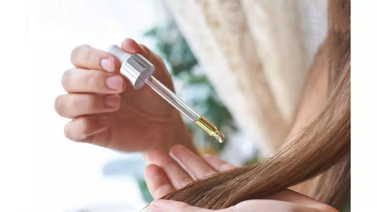 Know the correct way to apply hair oil for maximum growth, strength ...