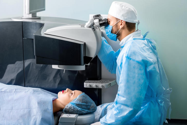 How to spot the early signs of a cataract
