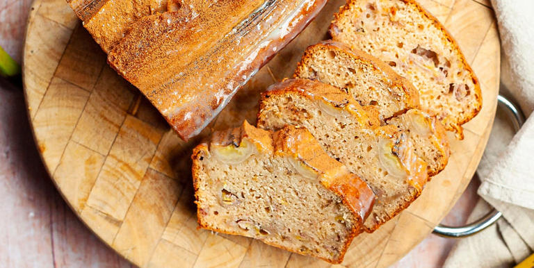 Easy 3-ingredient banana loaf cake recipe