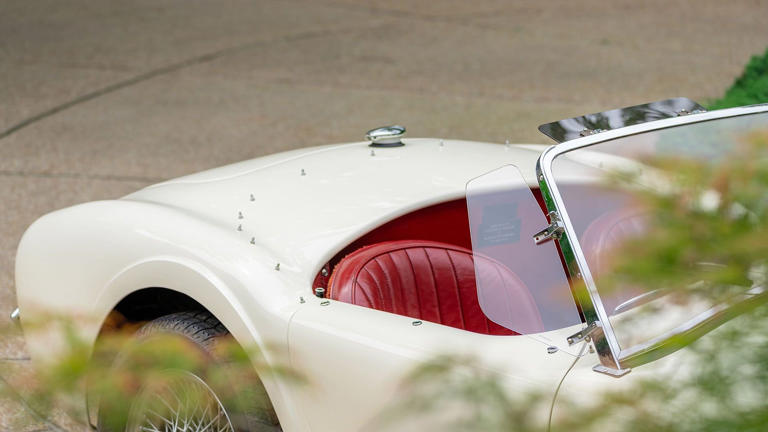 Historic 1962 Shelby 260 Cobra Heads to Auction, Estimated up to $2 Million