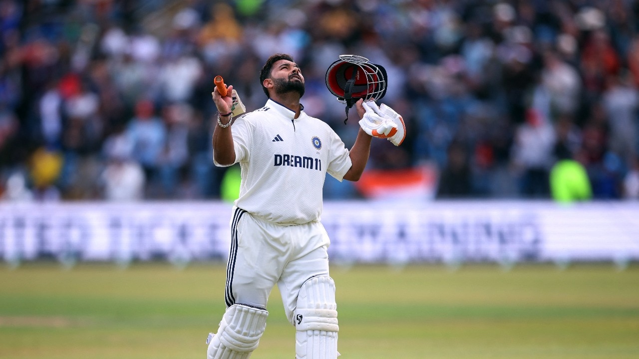 Watch: Sunil Gavaskar urges twin centurion Rishabh Pant for somersault ...