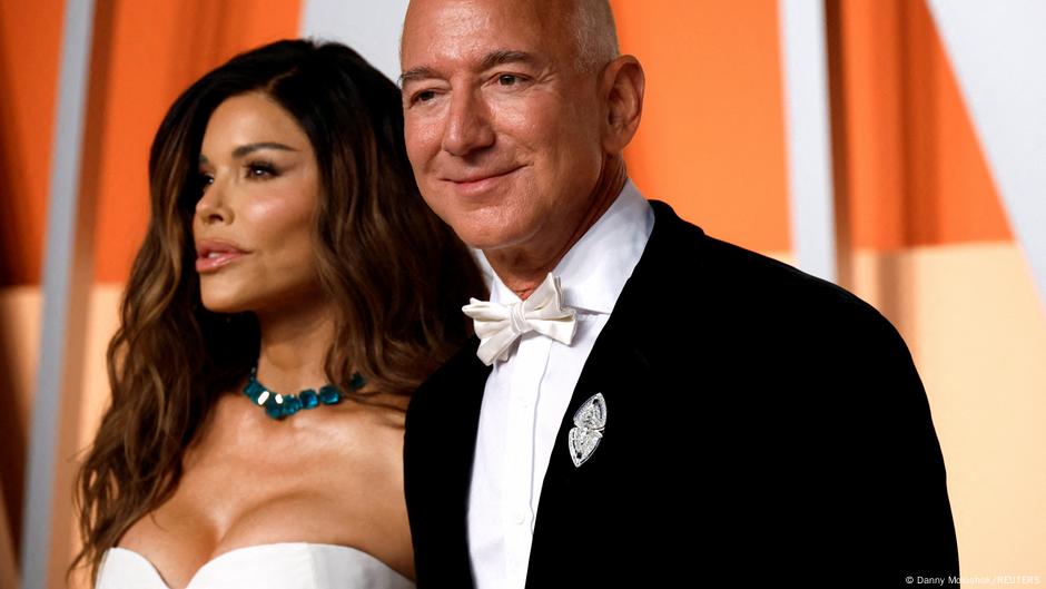 Bezos wedding in Venice draws Greenpeace protest