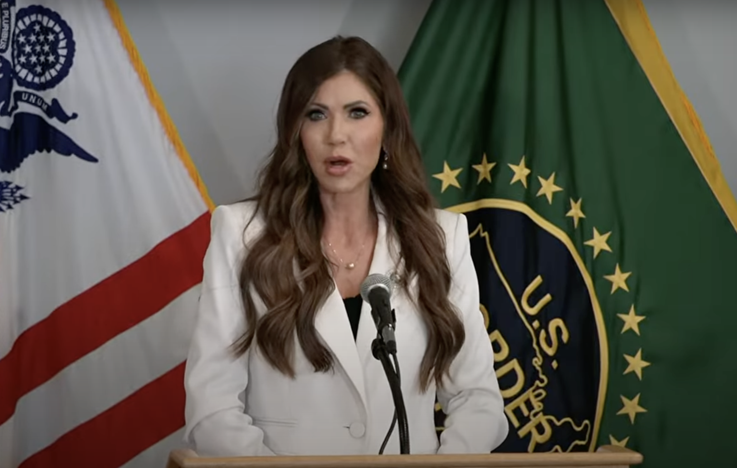 'Absolutely Fantastic': Kristi Noem Humiliates Herself, Defends Trump's ...