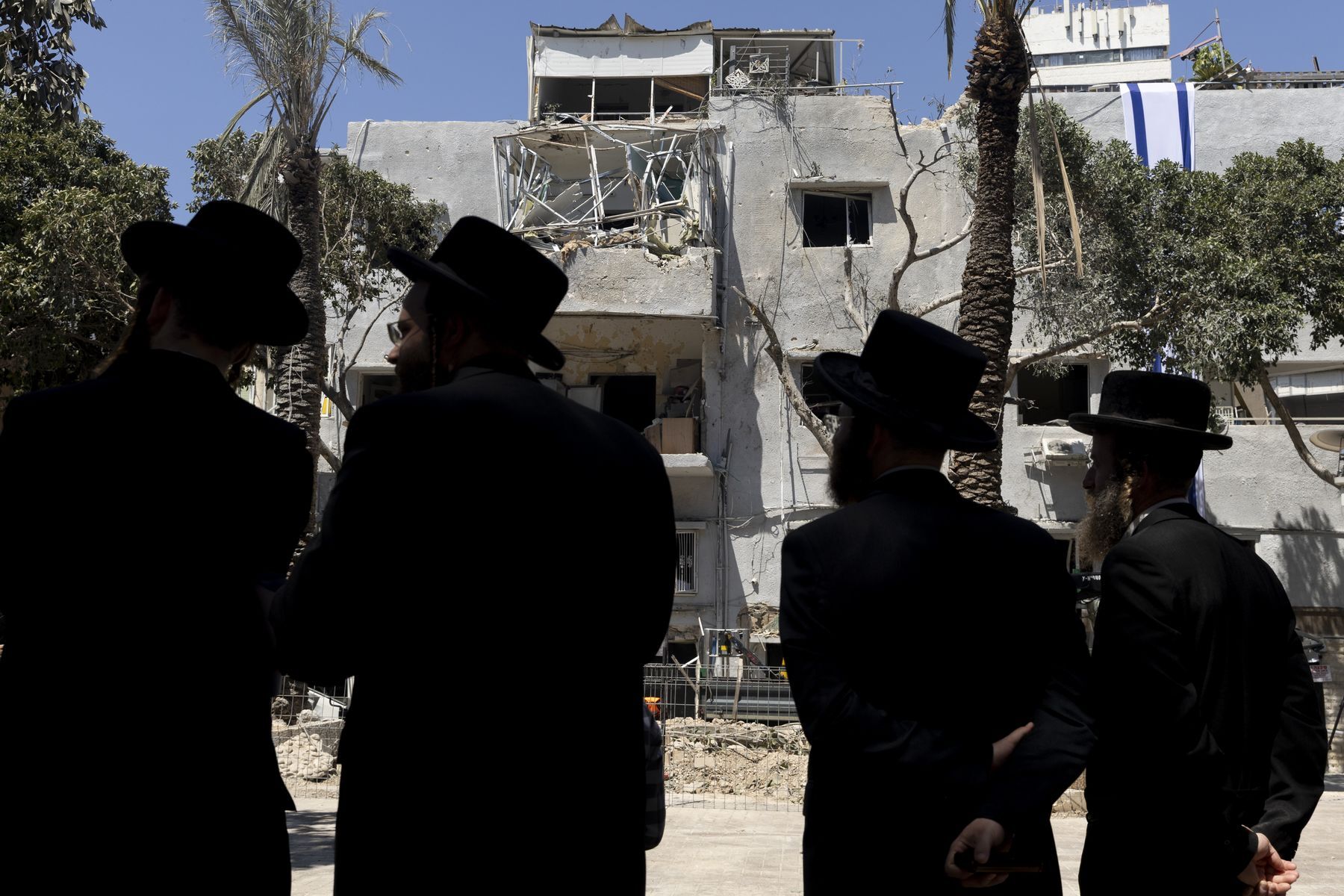 Irán ataca a Israel con 30 misiles: 21 heridos en escalada dramática ...