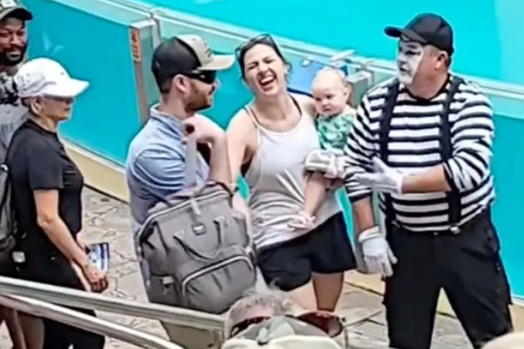 Mime publicly shames dad in front of wife carrying baby and heavy bag ...