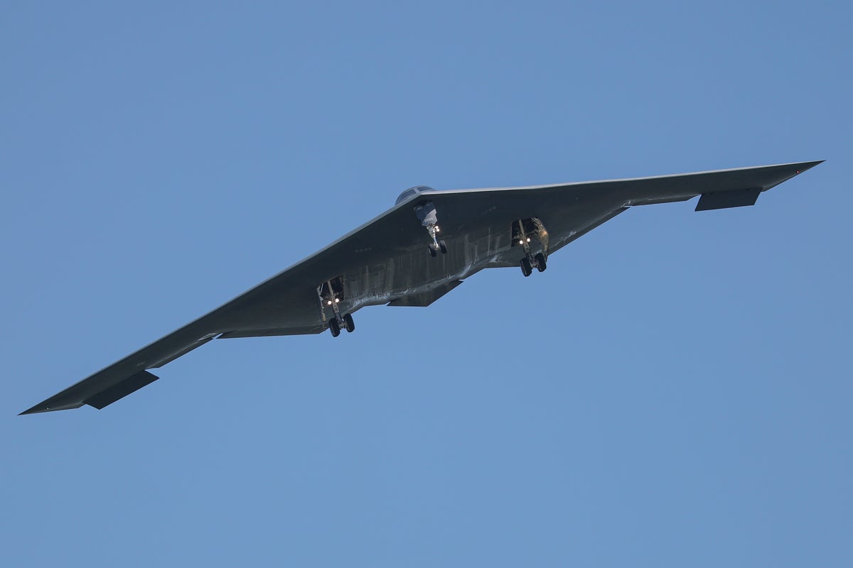 B-2 bomber pilots had microwave, snacks and toilets on the 37-hour ...