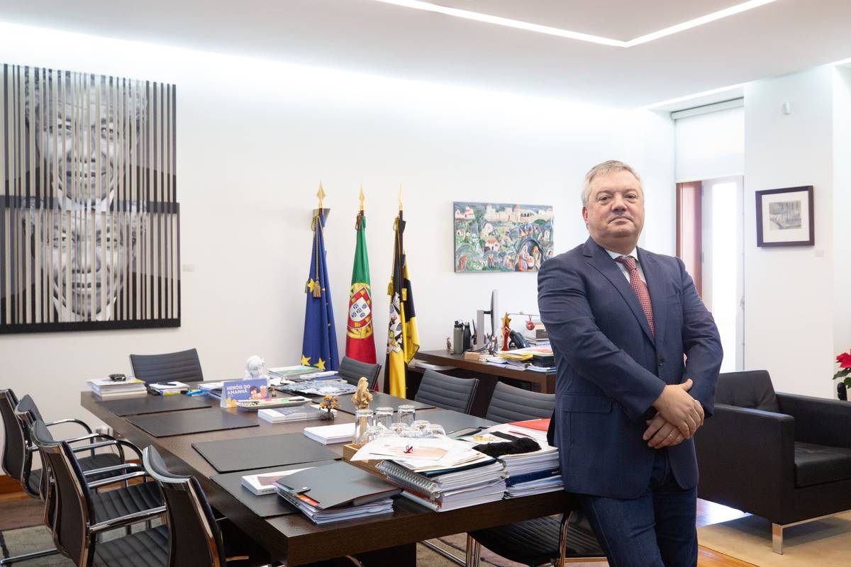 Eduardo Vítor Rodrigues despede-se de Gaia com lamentos e fogo de artificio