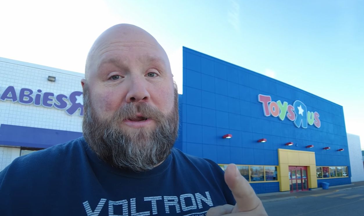 44 Famous Names That Built Empires Then Watched Them Crumble