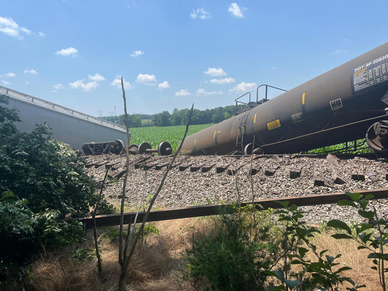Fifteen cars derailed in Augusta County train crash