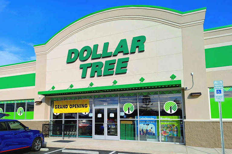 This "Delicious" Coffee at Dollar Tree Tastes Just Like a Reese's Cup ...